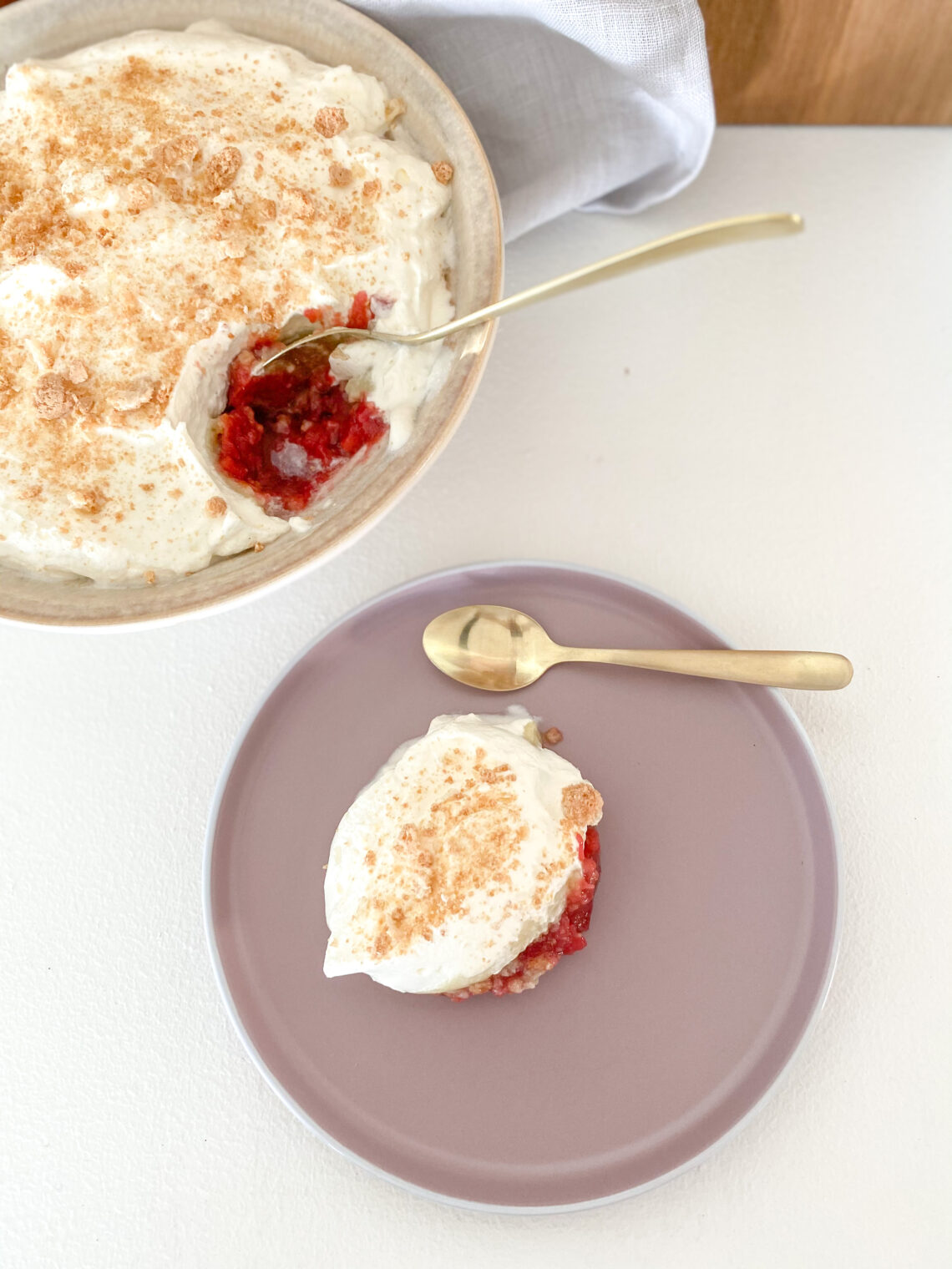 Rabarbertrifli- den lækreste dessert med rabarber - Mad og fritid